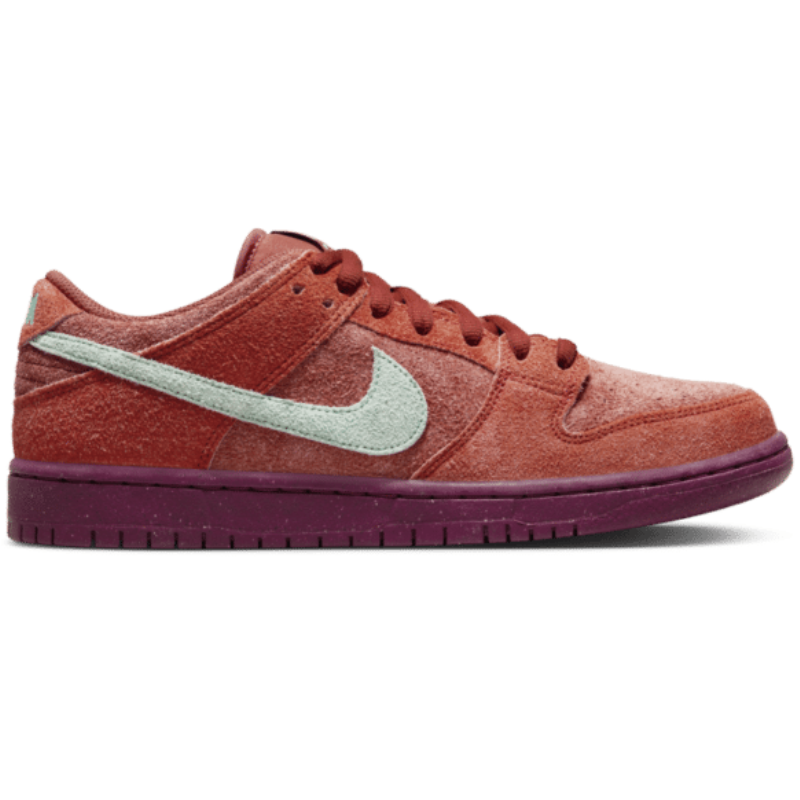 Nike SB Dunk Low Pro Premium Mystic Red/Emerald Rise/Rugged Orange ...